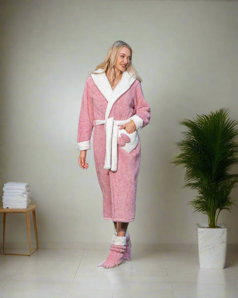 Lined polar robe and polar boots – Farawlaya.com